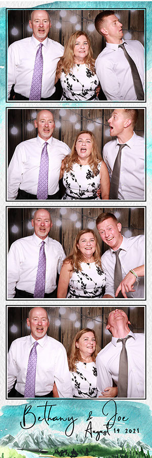 Wedding Guest Books (The Photo Booth Way) - Photo Booth Picture Company